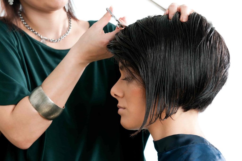 La Coupe Boule Femme : Le Style Iconique qui fait son Retour ! - CFA ...