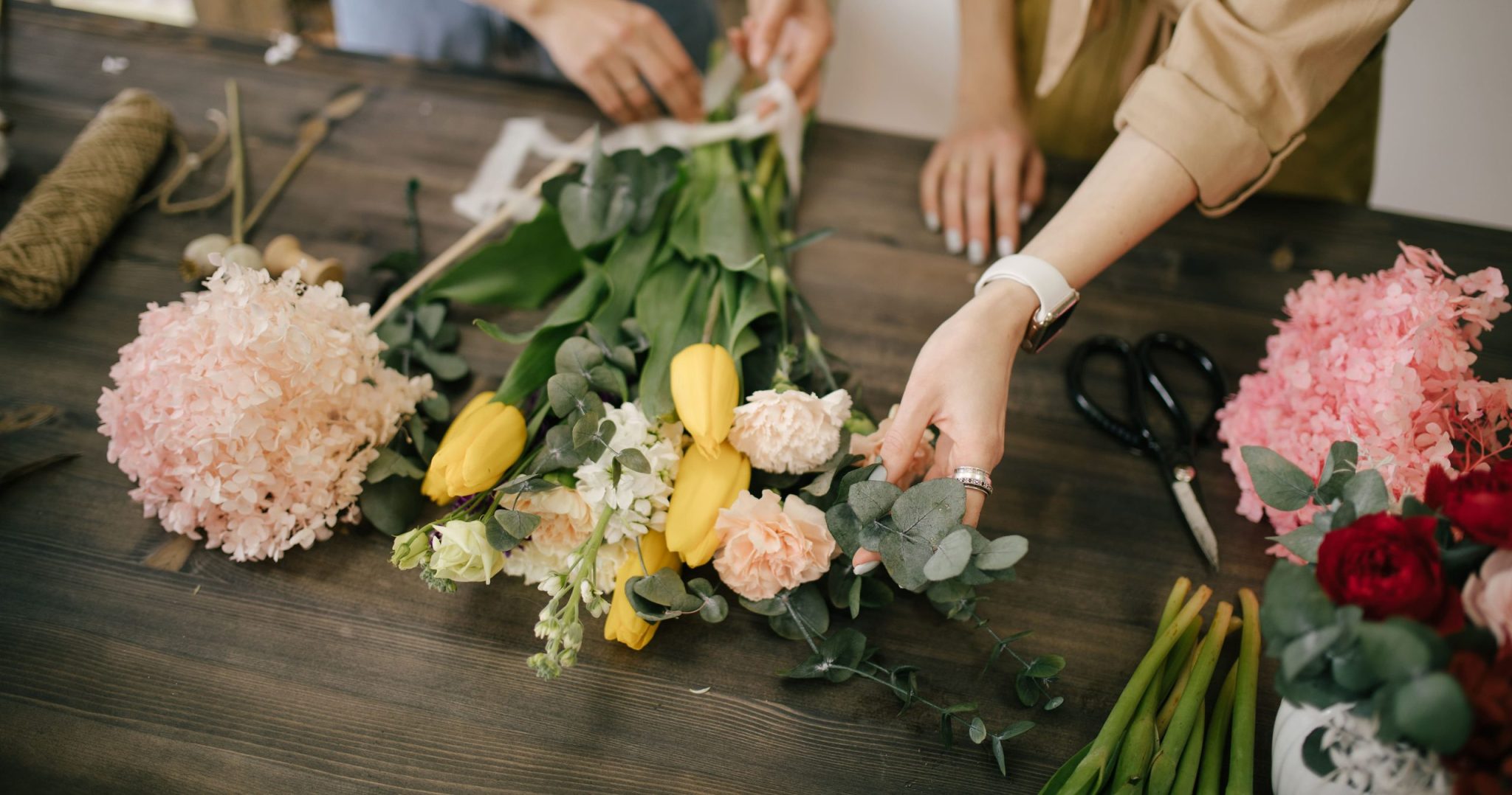 Fleuriste : fiche métier, salaire, missions et formation - CFA Espace ...